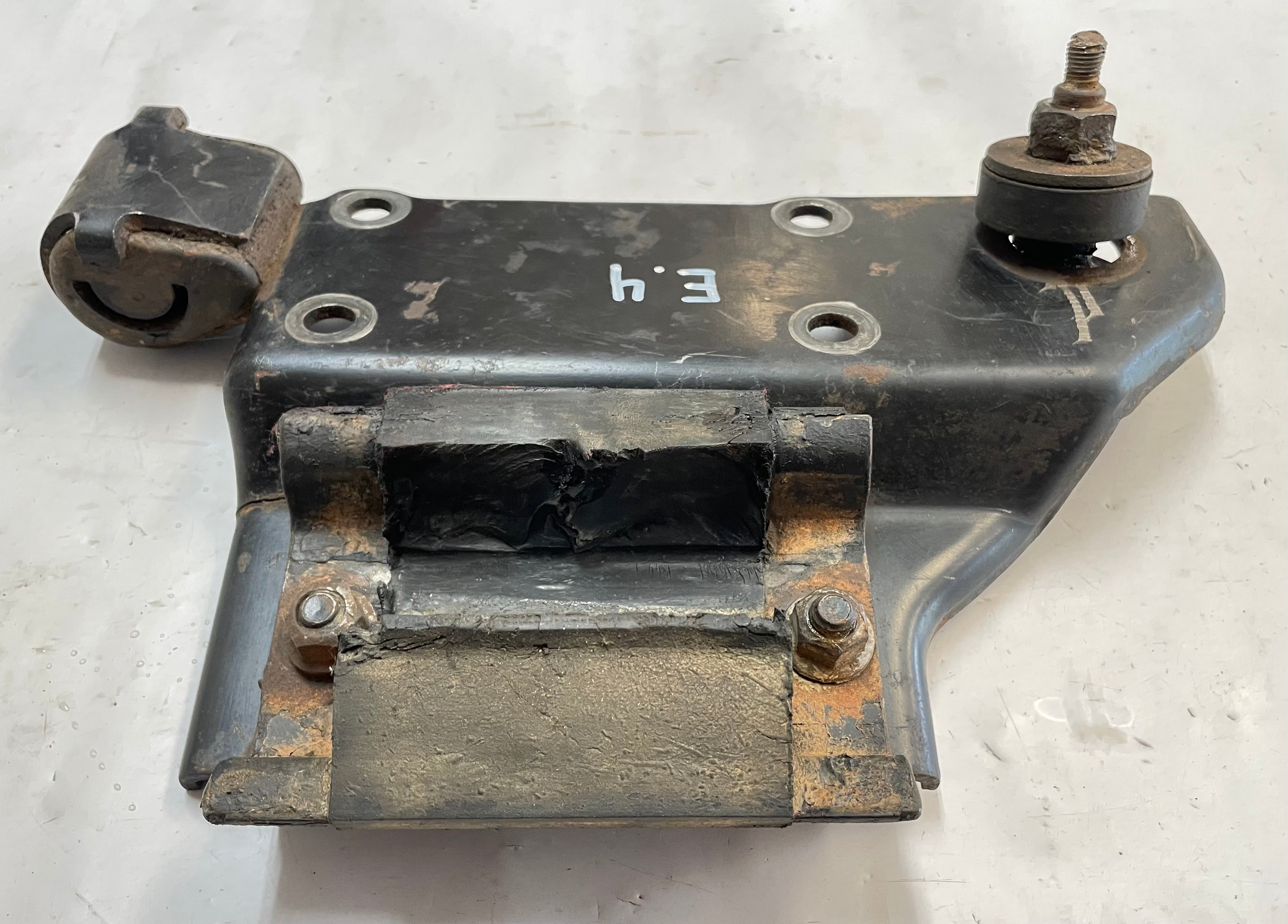 Jeep Wrangler YJ AX15 Manual Transmission Mount Bracket 89-95 Wrangler ...